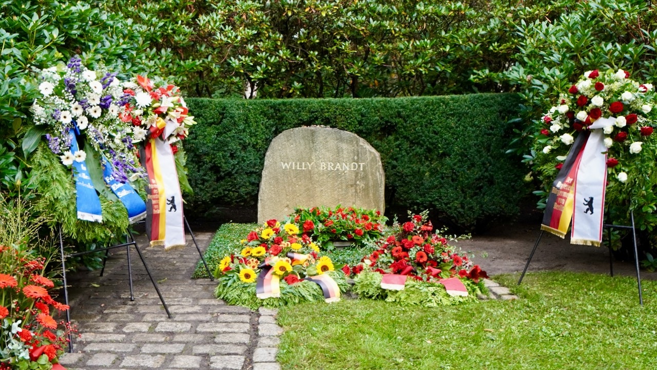 Kranzniederlegung in Gedenken an Willy Brandt mit dem Regierenden ...