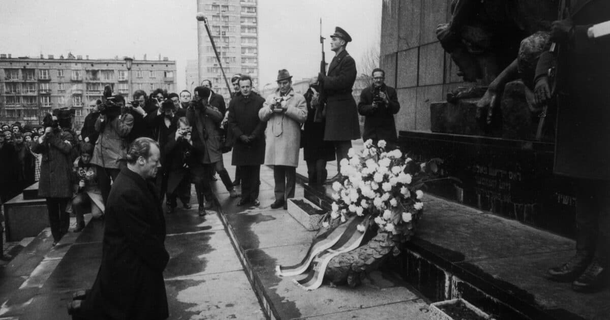 Kniefall von Warschau vor 50 Jahren | Bundeskanzler Willy Brandt Stiftung Kniefall von Warschau vor 50 Jahren | Bundeskanzler Willy Brandt Stiftung